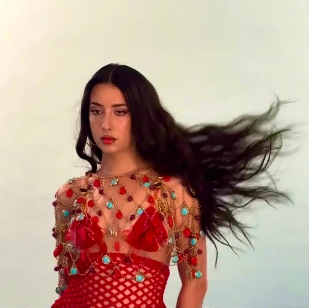 Naïka - Layers (Live Acoustic) | Play on Anghami